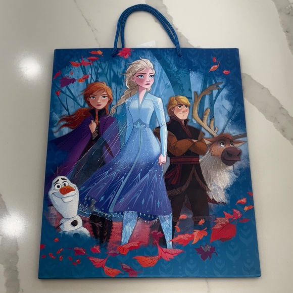 Hallmark | Party Supplies | Disney Frozen Ii Hallmark Gift Bag Elsa ...